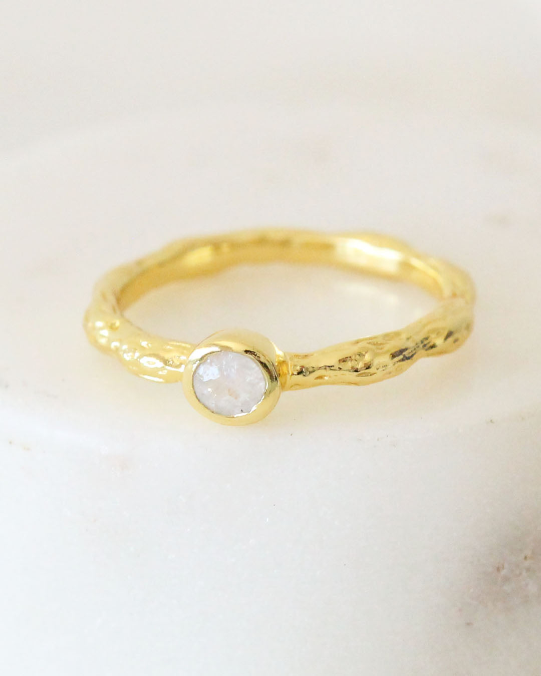 Anillo Solitario Mini Rainbow – PINK REVOLVER